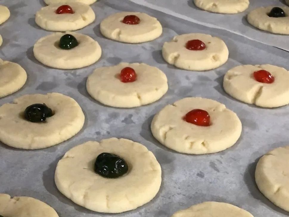 Schmaundtkuchen and Christmas baking: Sisters share a sweet Mennonite ...