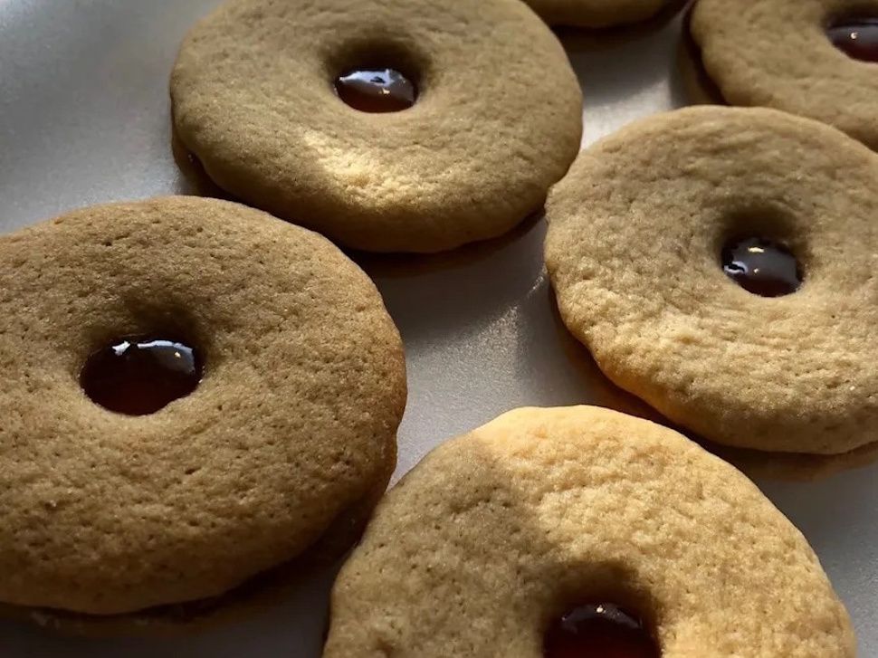Schmaundtkuchen and Christmas baking: Sisters share a sweet Mennonite ...