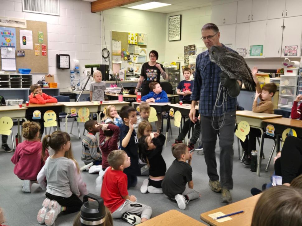Whoooooo's in the classroom at Oakville School? Oska the Owl that's who ...