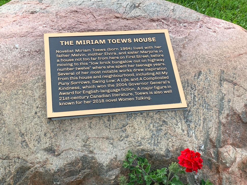 Special plaque unveiled honouring Miriam Toews childhood home ...