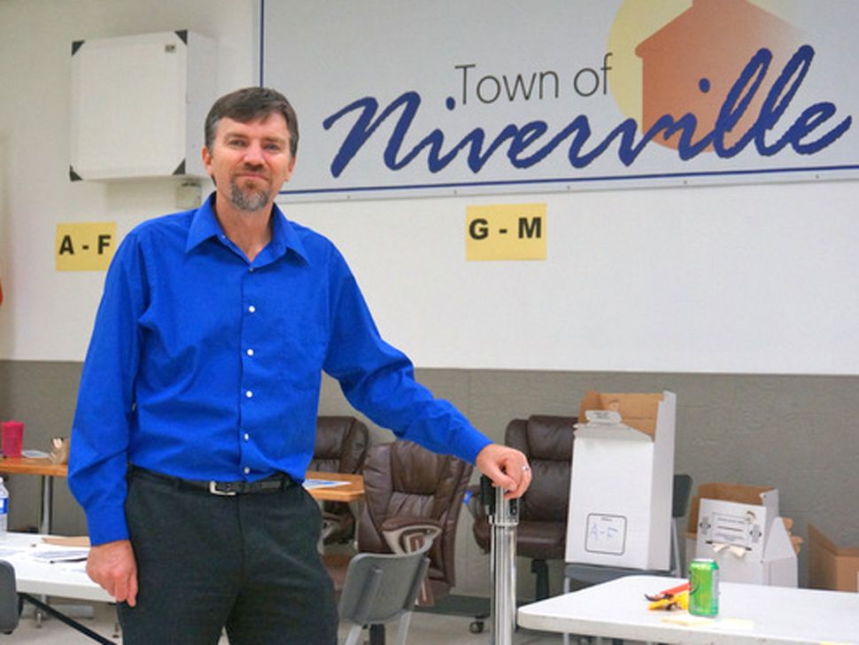 Local Mayor celebrates 10 years on "Team Niverville" - SteinbachOnline ...