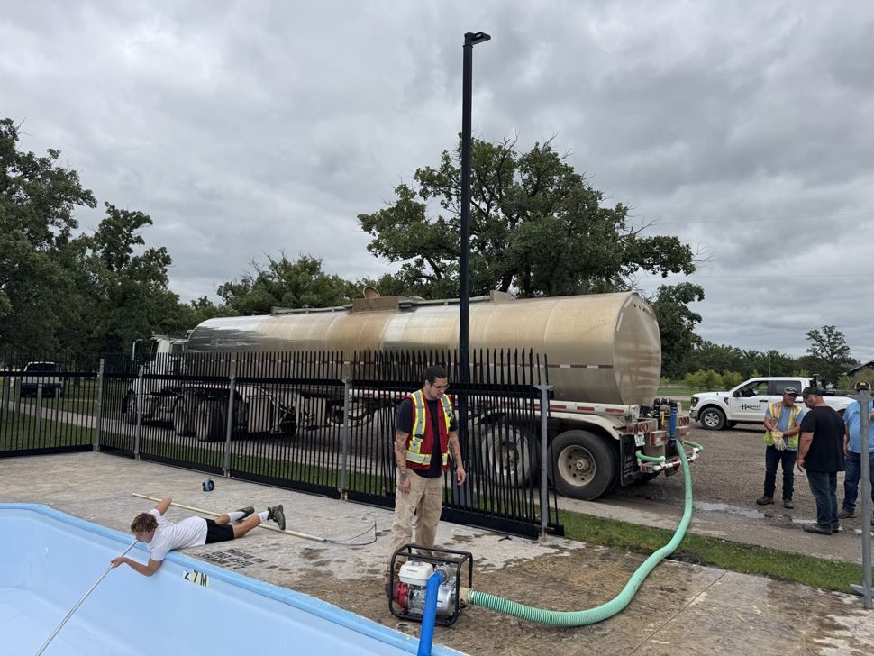 Vandalism at Grunthal Pool forces closure this week - SteinbachOnline ...