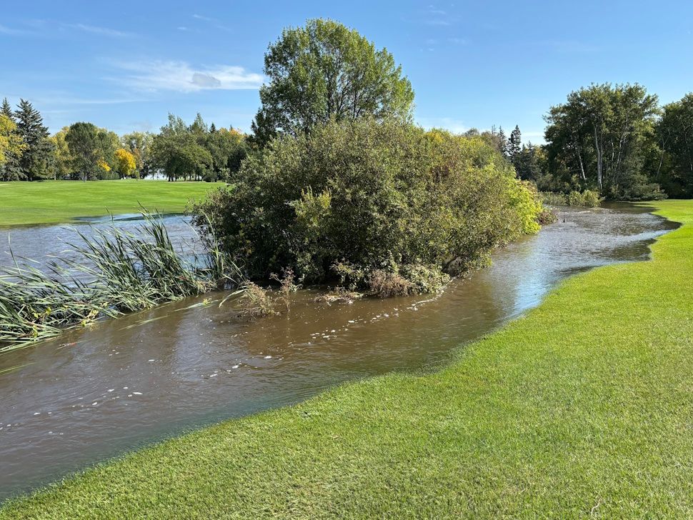 Steinbach Fly-In Golf Course shuts down after overnight flooding ...