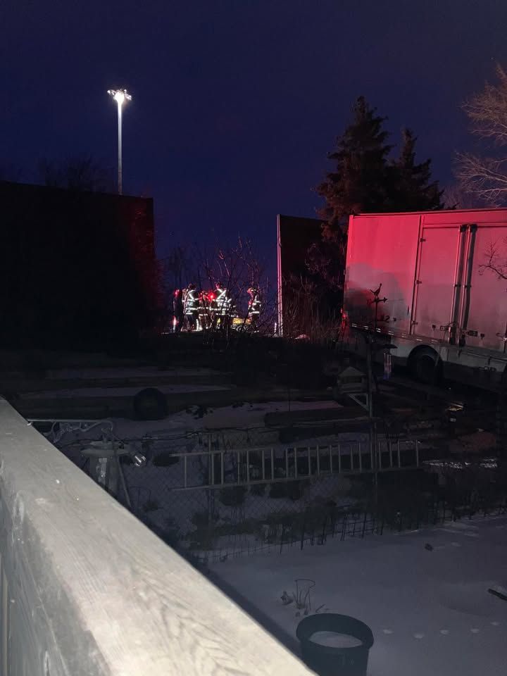 Update: Watch / Photos: Semi-truck crashes into barrier in Airdrie ...