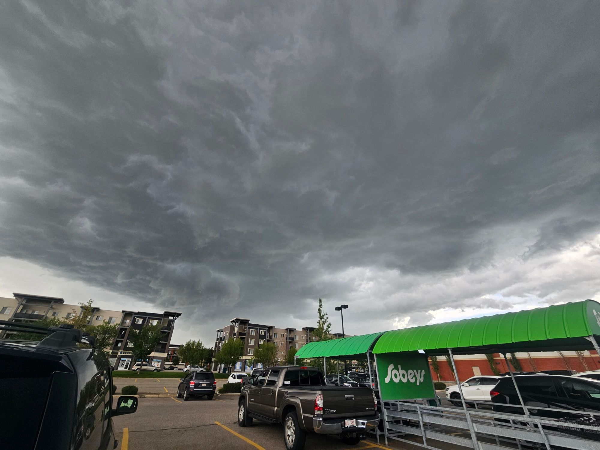 Fast-moving storm leaves its mark on Airdrie - DiscoverAirdrie.com ...