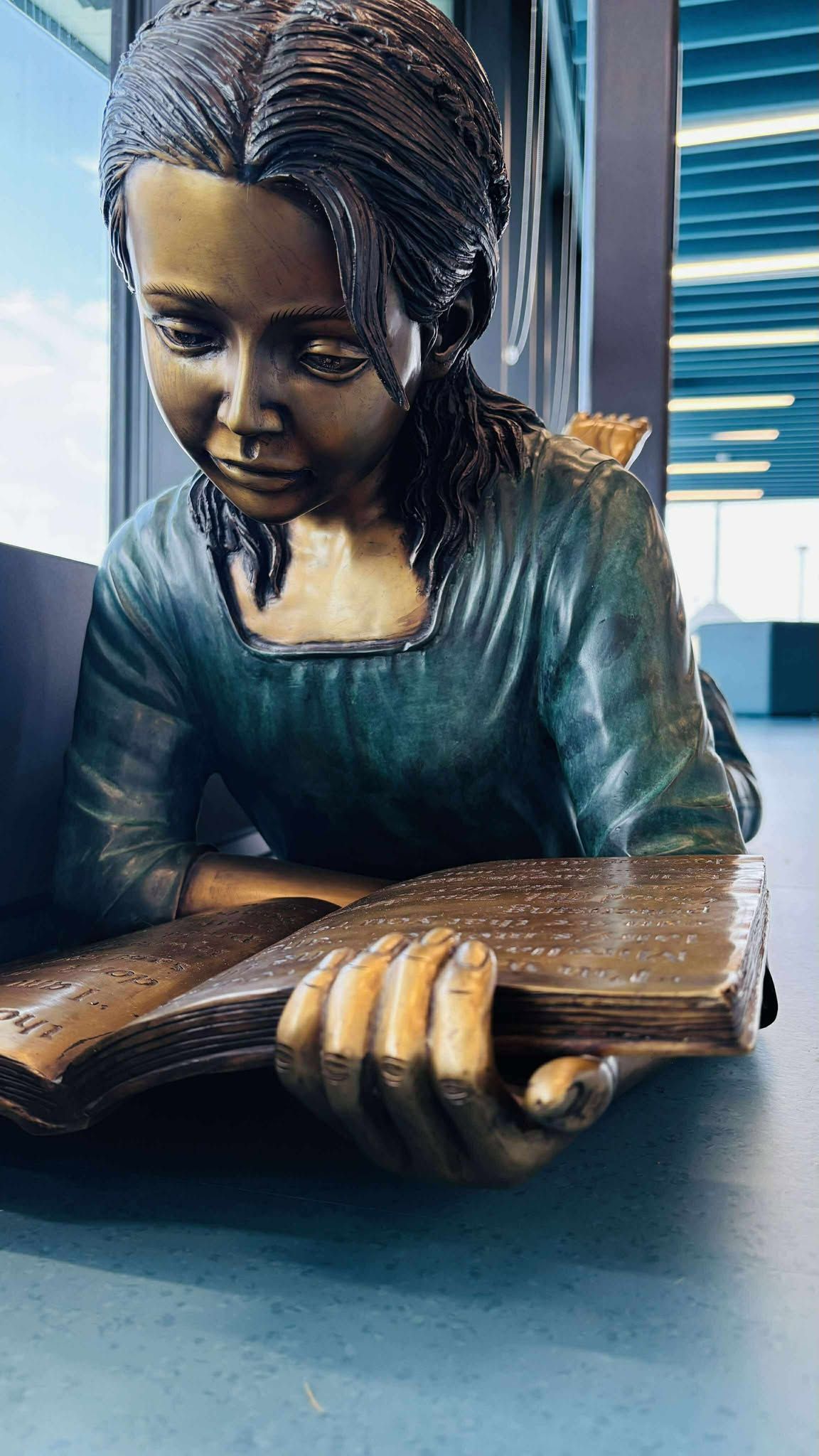 Books on parade: Children carry the final 1,000 into Airdrie’s new ...