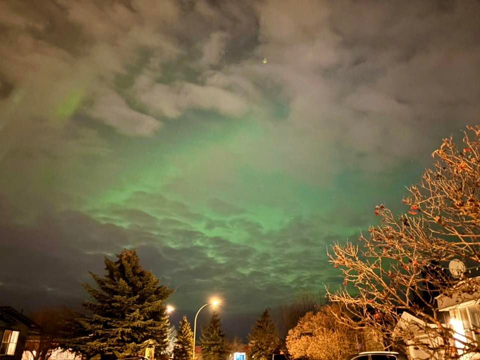 Round two: the northern lights return over Airdrie skies ...