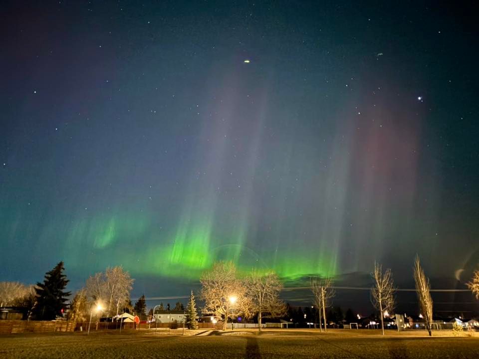 Round two: the northern lights return over Airdrie skies ...