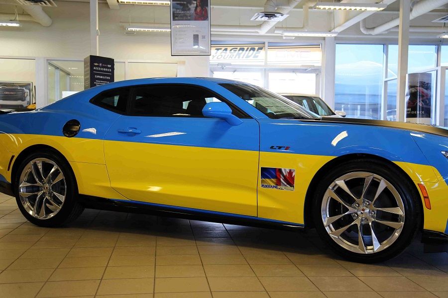 Airdrie car dealership revs up support for aide in Ukraine ...