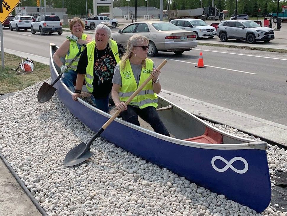 Canoe planter honours Métis roots in Portage - PortageOnline.com ...