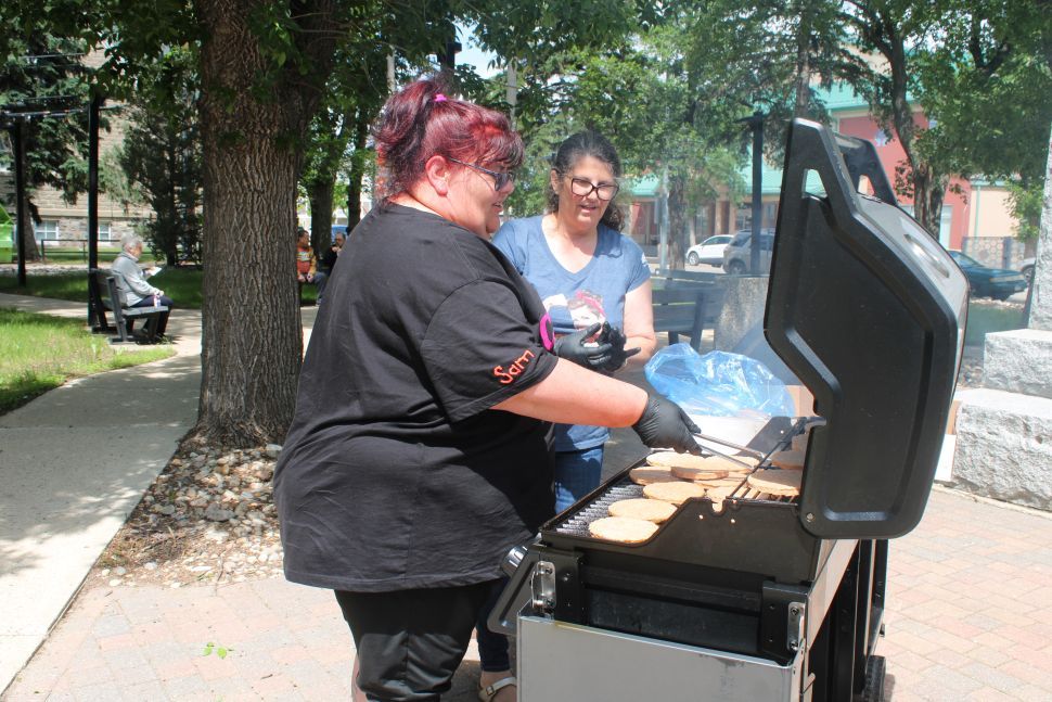 CUPE holds Weyburn barbecue amid bargaining talks - DiscoverWeyburn.com ...