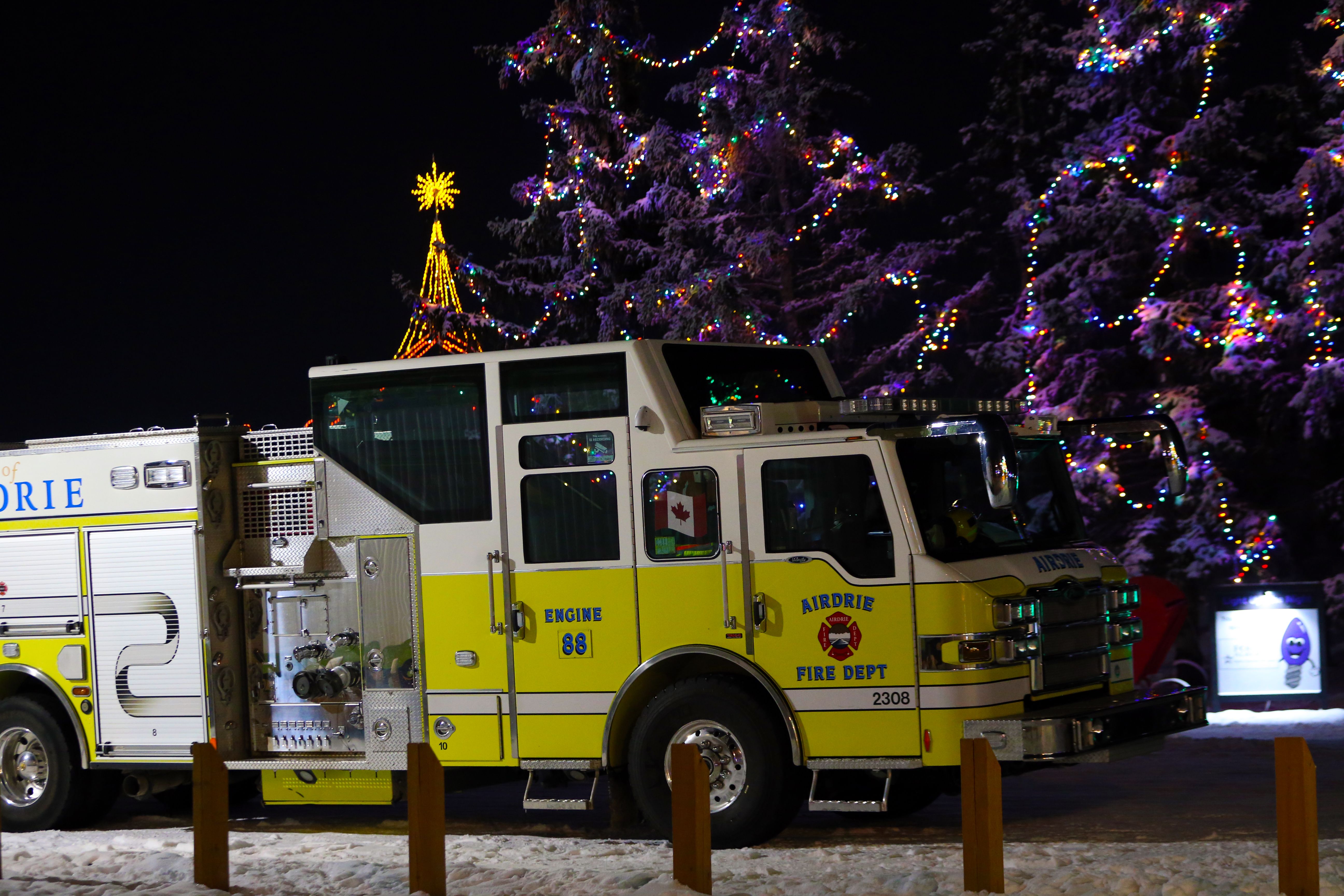 Emergency Services Night adds extra glow to Airdrie Festival of Lights ...