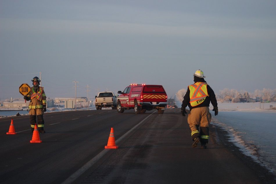 Highway 1 lane closed after serious car crash near Strathmore ...