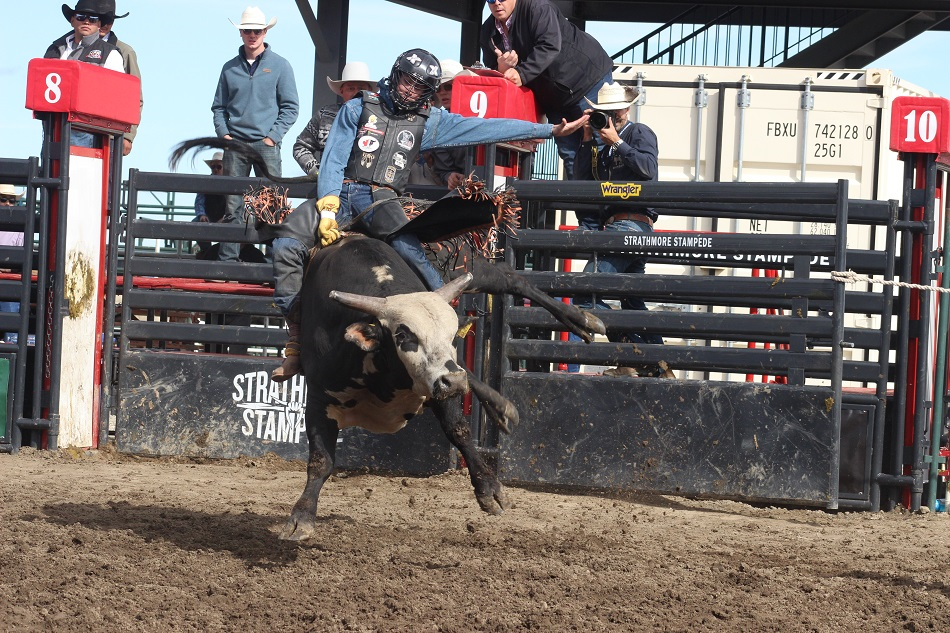 Strathmore rodeo wins 'Event of the Year' - StrathmoreNow.com - Local ...
