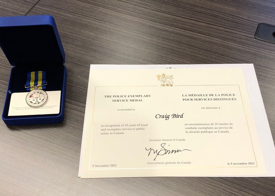 Craig Bird receives exemplary medal from EPS - DiscoverEstevan.com ...