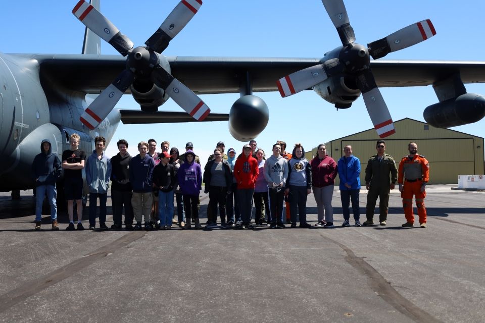 [VIDEO] Cadets get rare, up-close look at military plane, search and ...