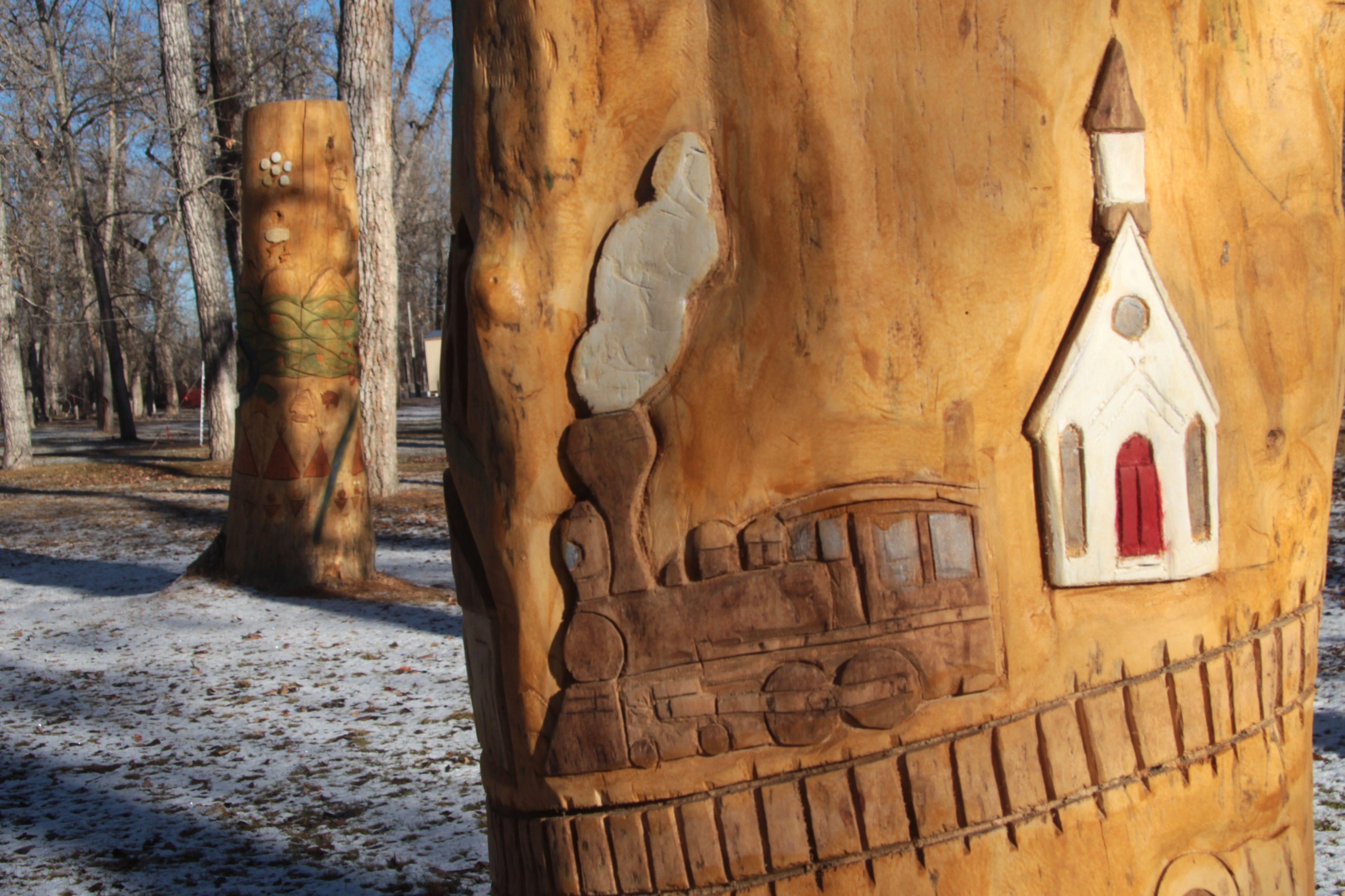 Jared Tailfeathers blends culture and history in High River tree ...
