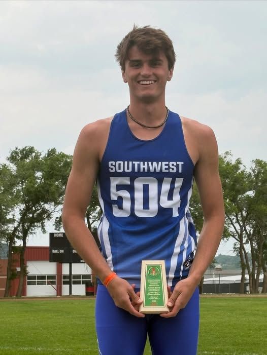 Swift Current Comp wins provincial track meet again ...