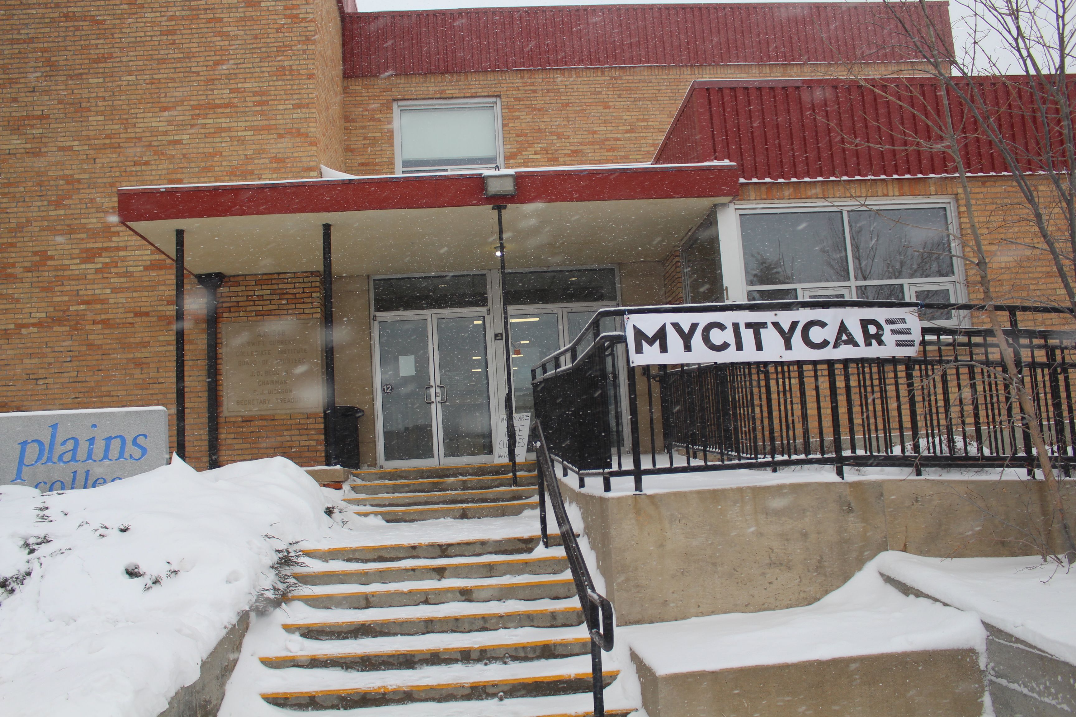 MyCityCare keeps community warm with pop-up shop - SwiftCurrentOnline ...