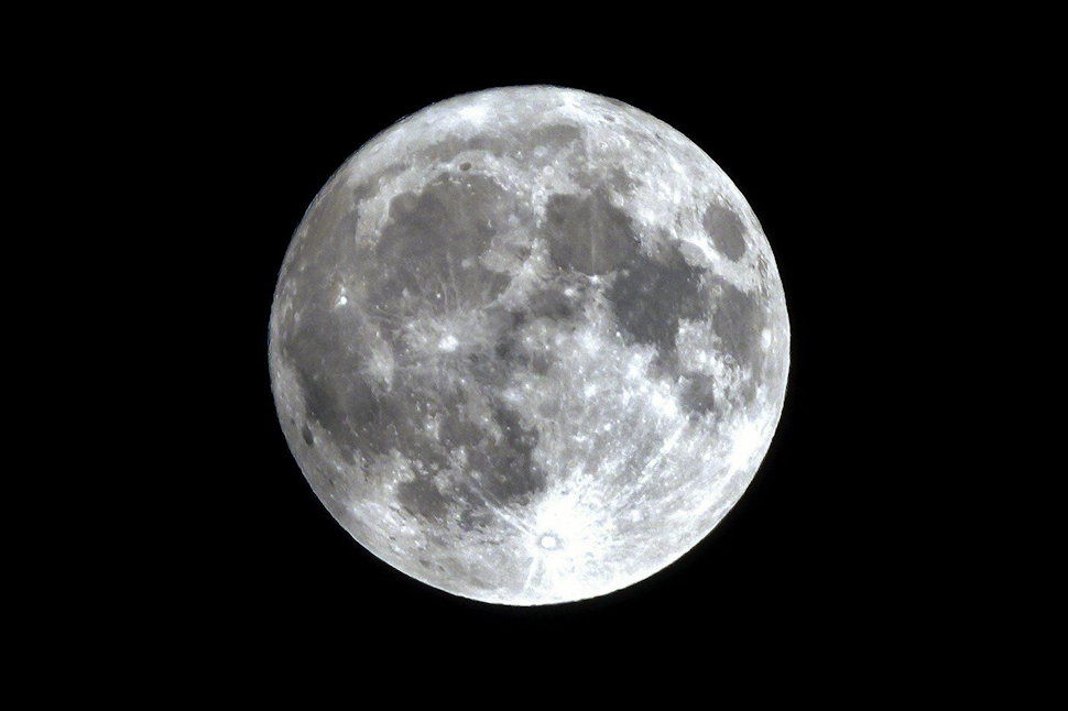 Photo Gallery: August's supermoon shines in skies around the world ...