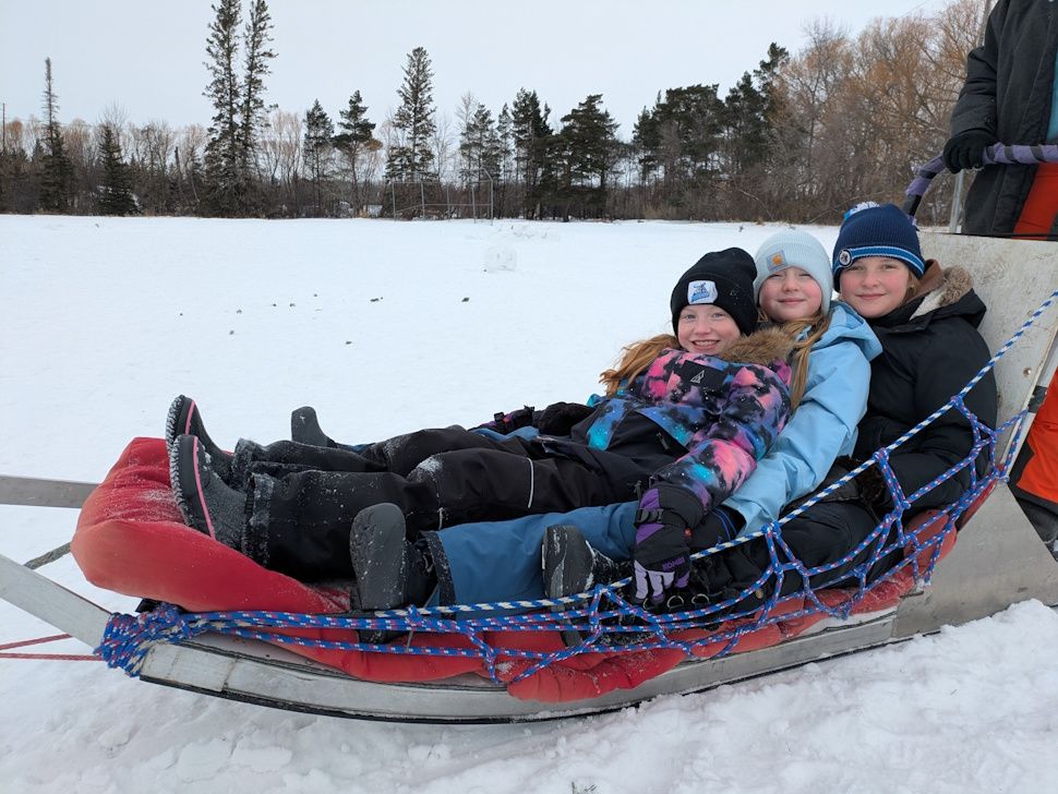 Oakville students learn on the run with hands-on dog sledding ...