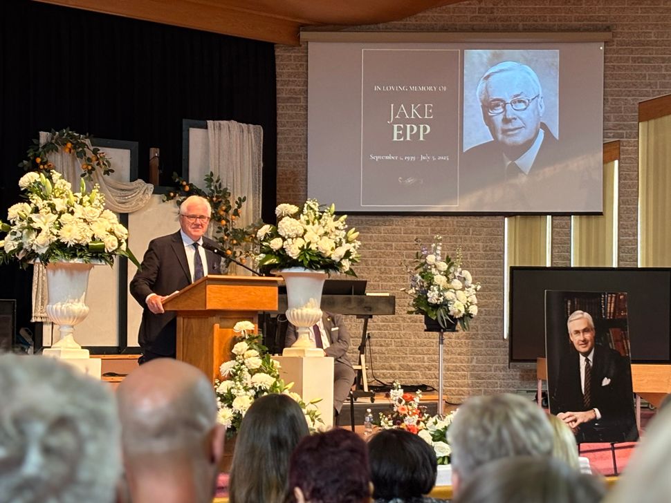 Jake Epp honoured in celebration of life service in Steinbach ...