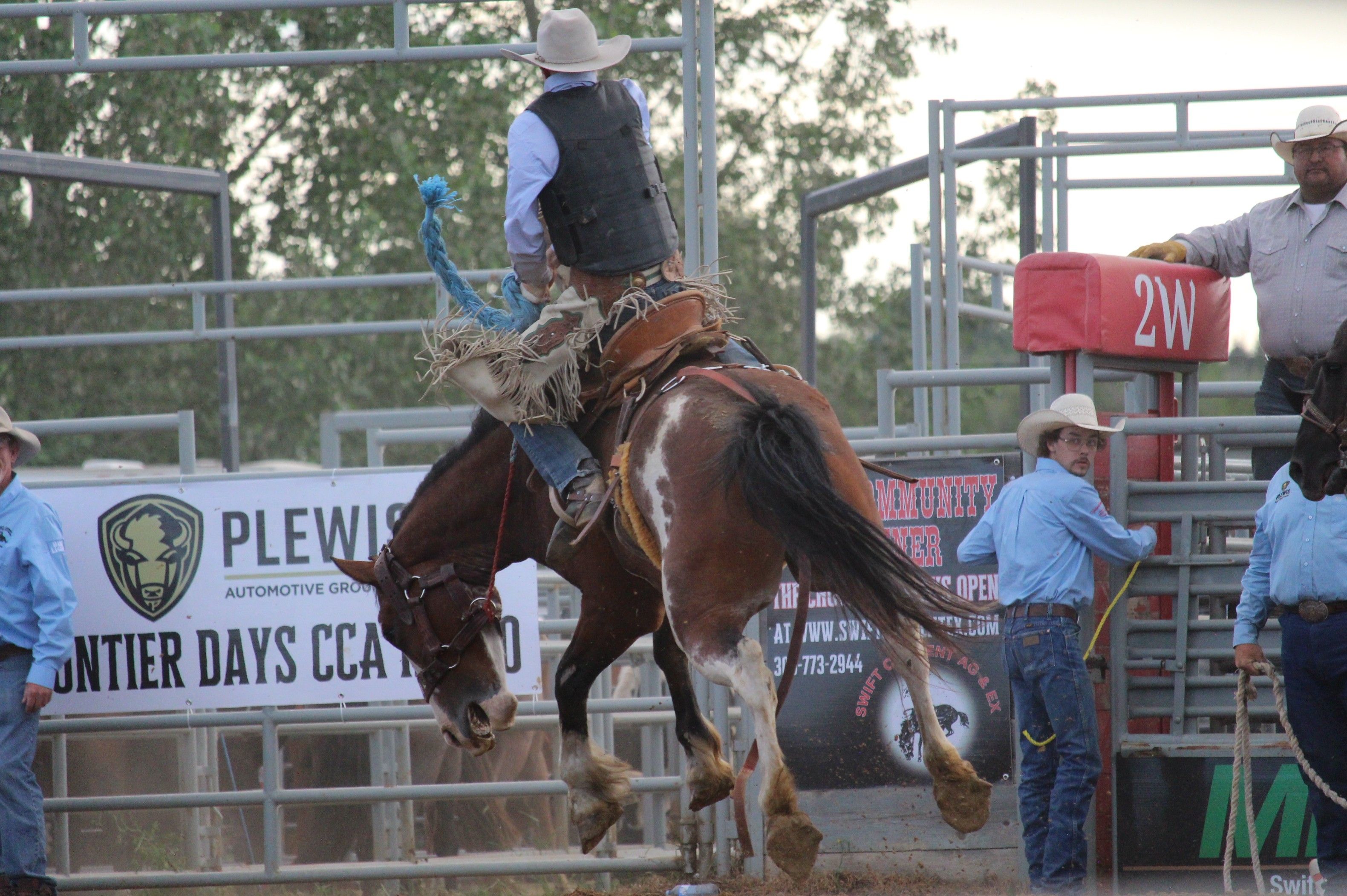 Duo of locals wrangle first place at CCA Rodeo - SwiftCurrentOnline.com ...