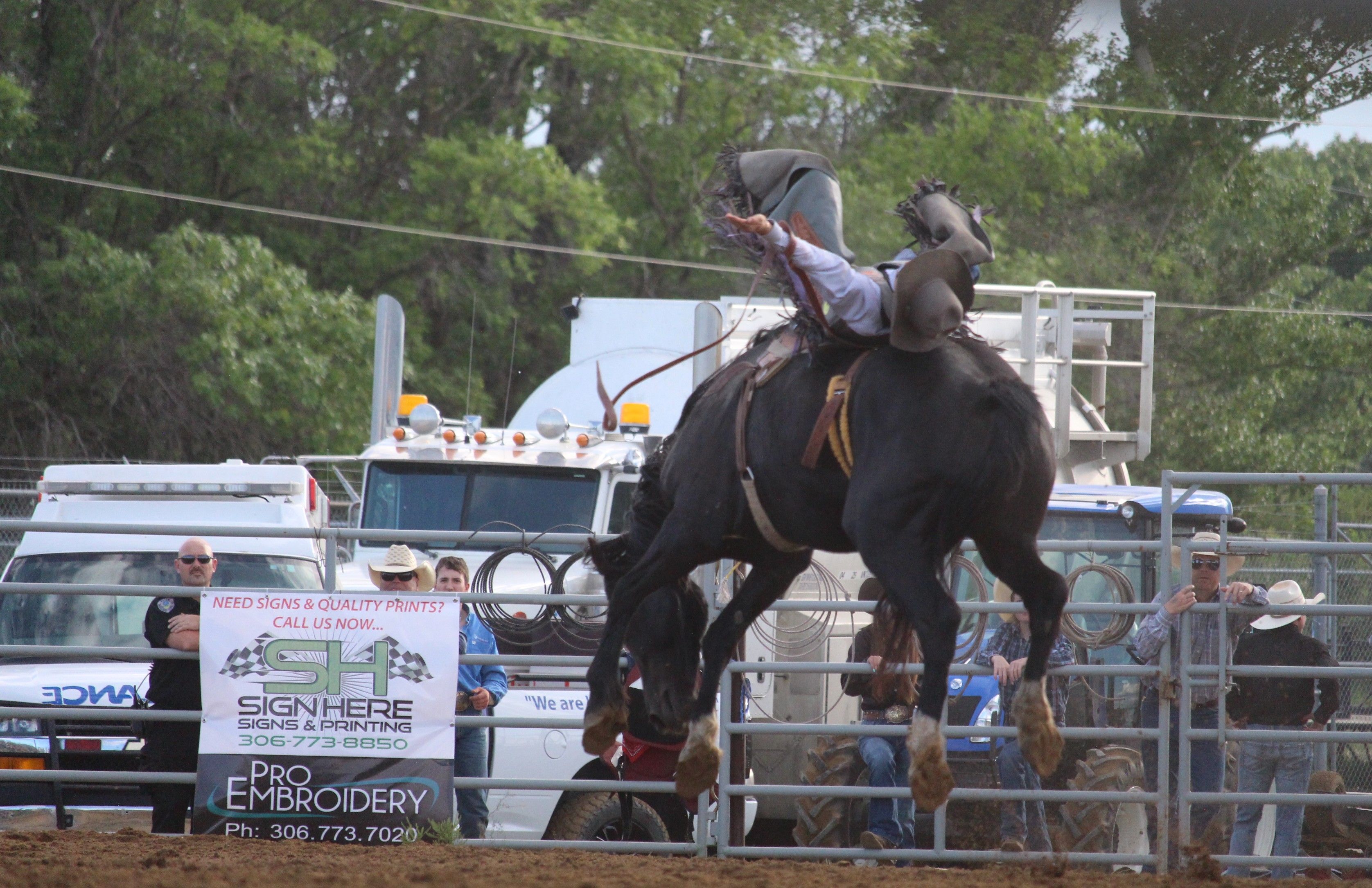 Duo of locals wrangle first place at CCA Rodeo - SwiftCurrentOnline.com ...