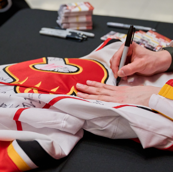 Airdrie-area fans get rare meet-and-greet chance with Calgary Flames ...