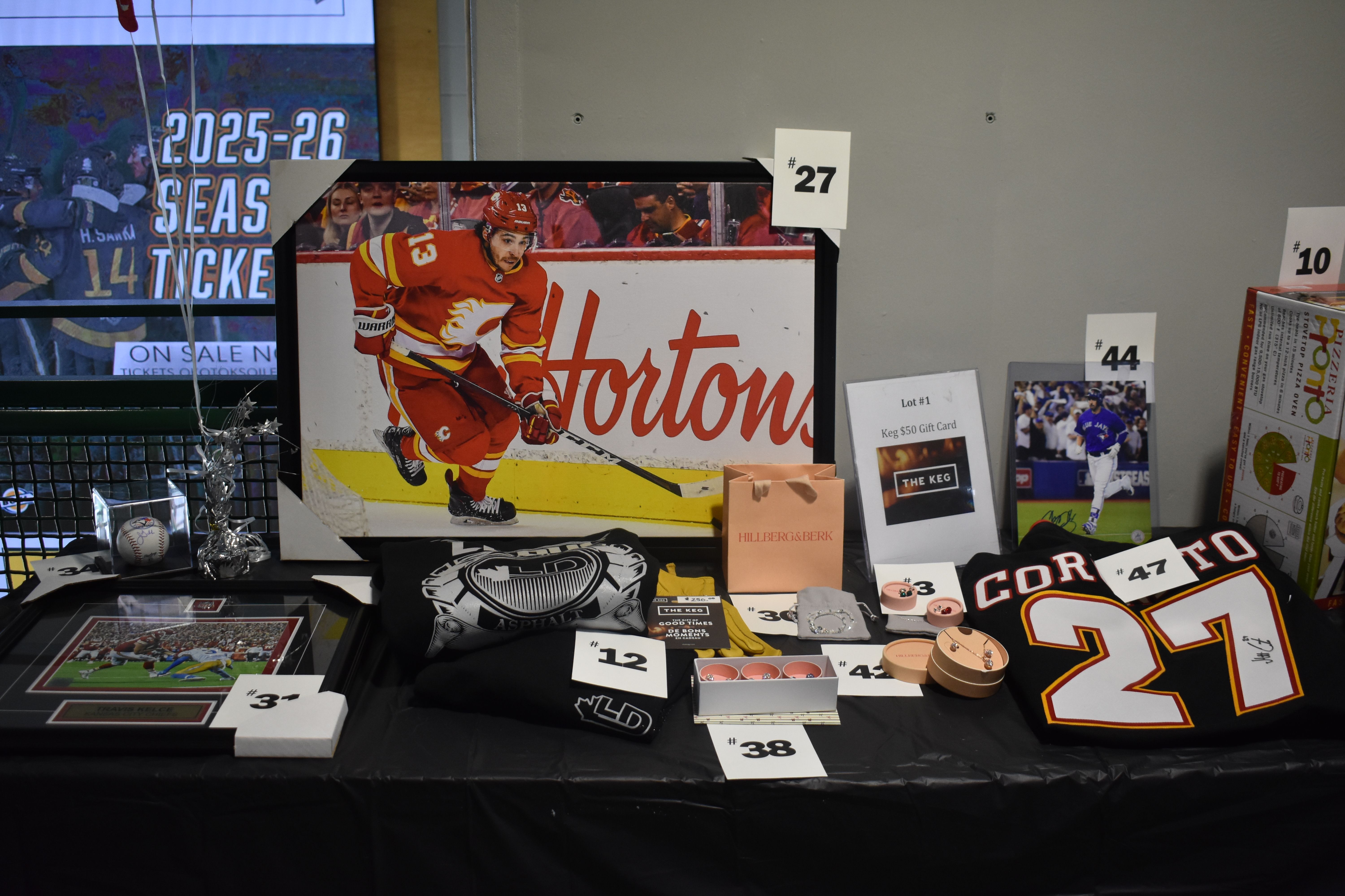 Cederstrand hosts sledge hockey tournament to raise money for adaptive ...