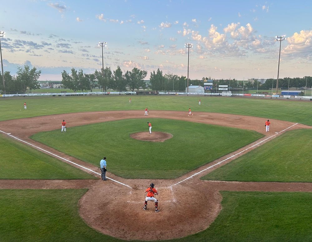 Stallions, Cardinals advance in Thursday senior ball action ...