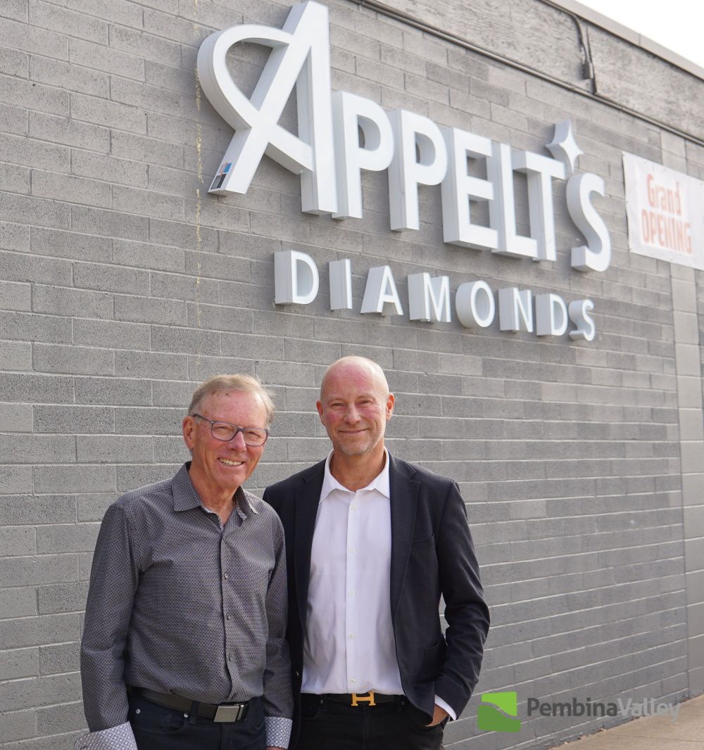 Appelt's Diamonds receives Morden Chamber Lifetime Achievement Award ...
