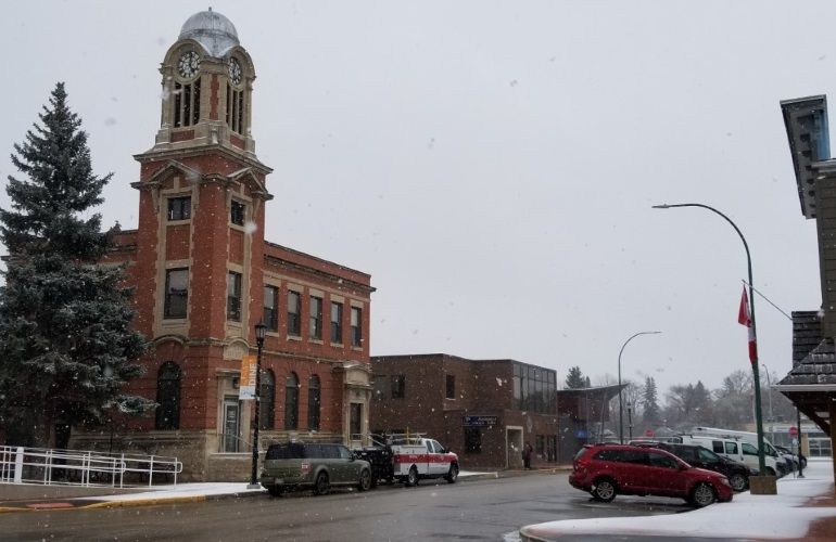 Movie shoot brings early Christmas to Carman - CHVNRadio: Southern ...