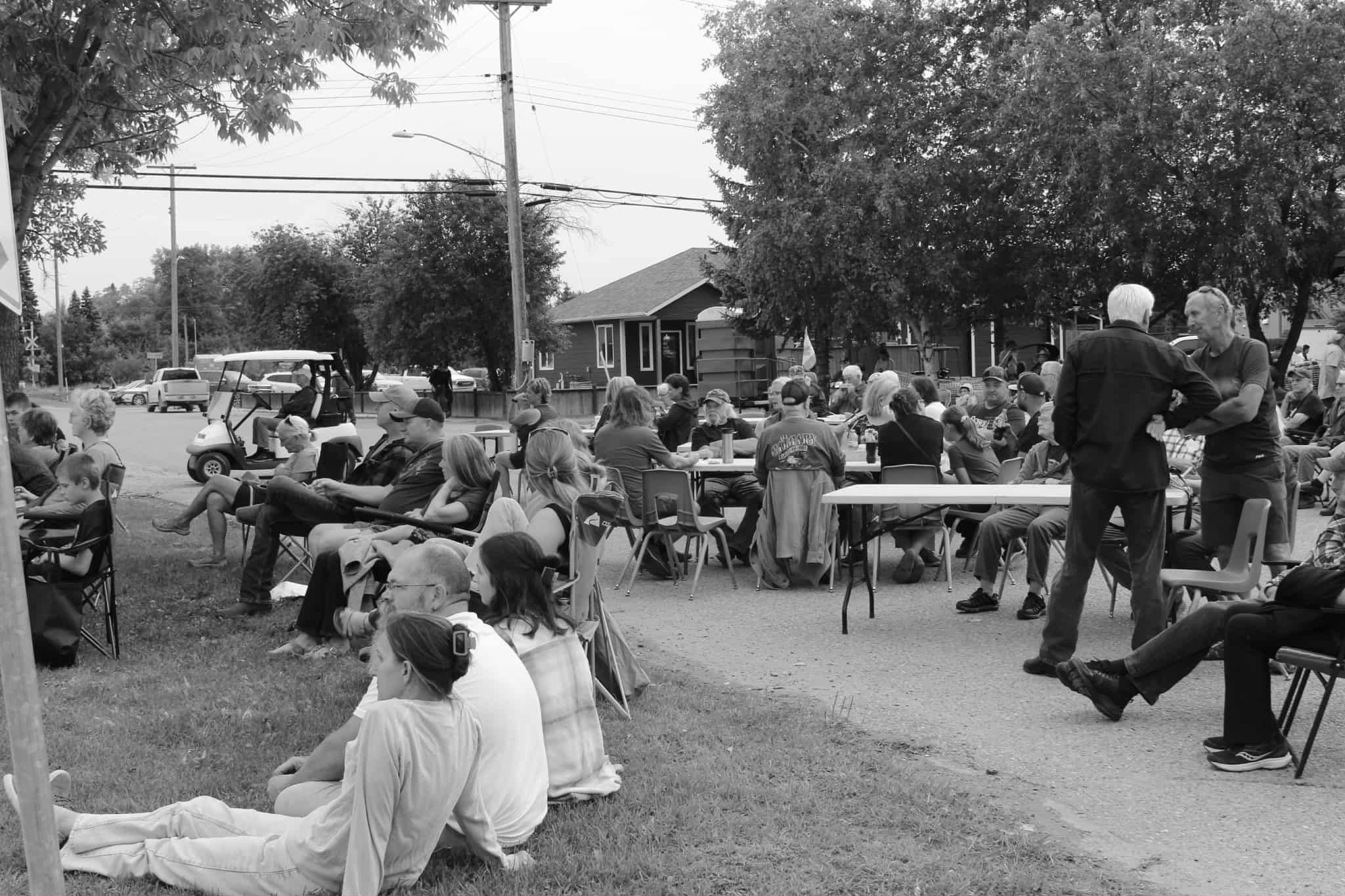 Crowds gather for MacGregor fall fest 2025 - PortageOnline.com - Local ...