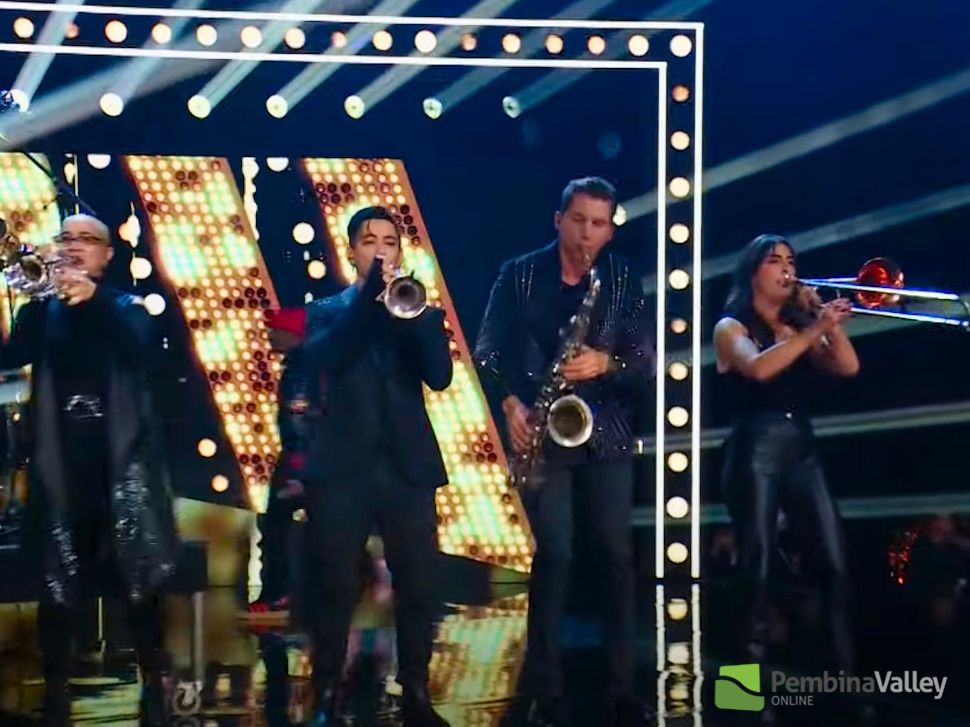 Rosemary Siemens’ spouse Eli Bennett shares stage with Michael Bublé ...