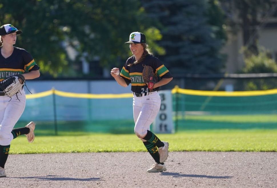 Murdoch heading south with softball career - SwiftCurrentOnline.com ...