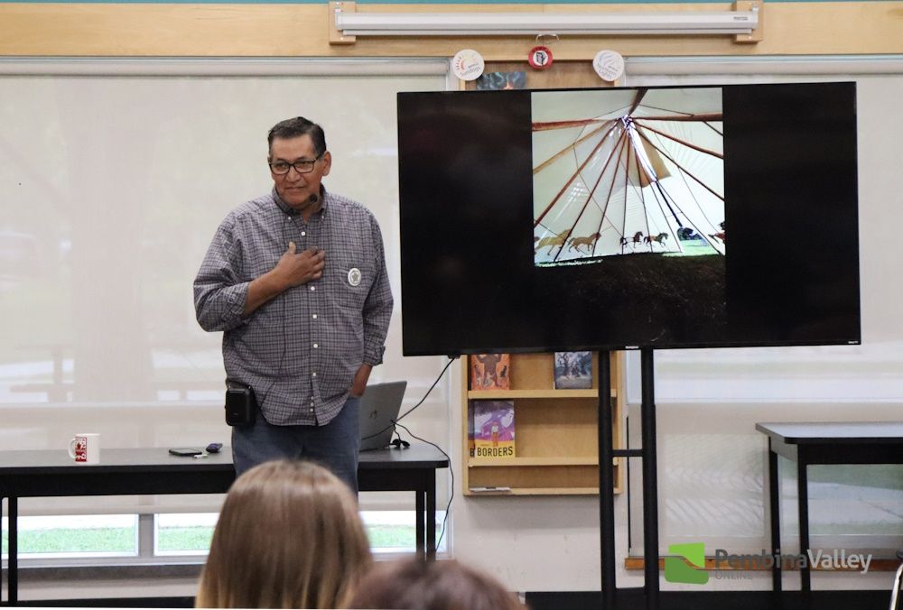 Swan Lake Elder David Scott gives feedback to EMMS students on Land ...