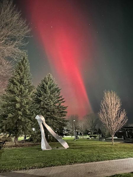 Rare red, pink Northern Lights stunningly light up the night sky ...