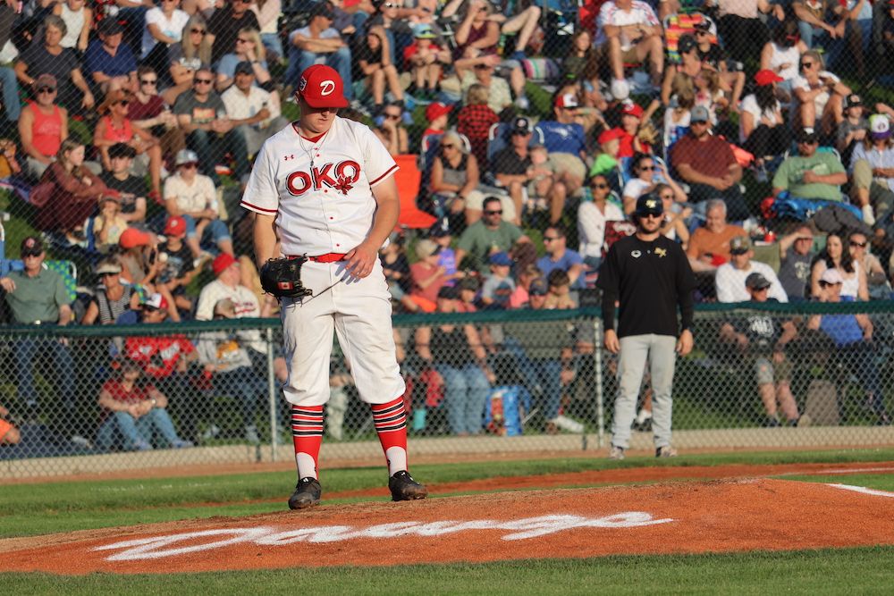 Crowson hits walk-off home run to complete the three-peat ...