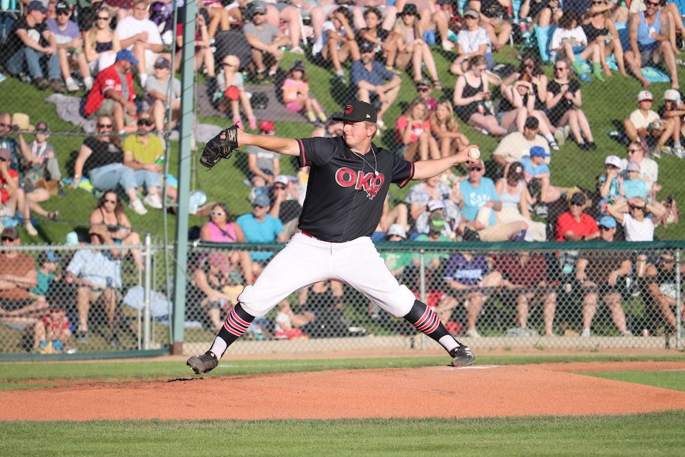 Dawgs swarm Giants for the win - HighRiverOnline.com - Local news ...