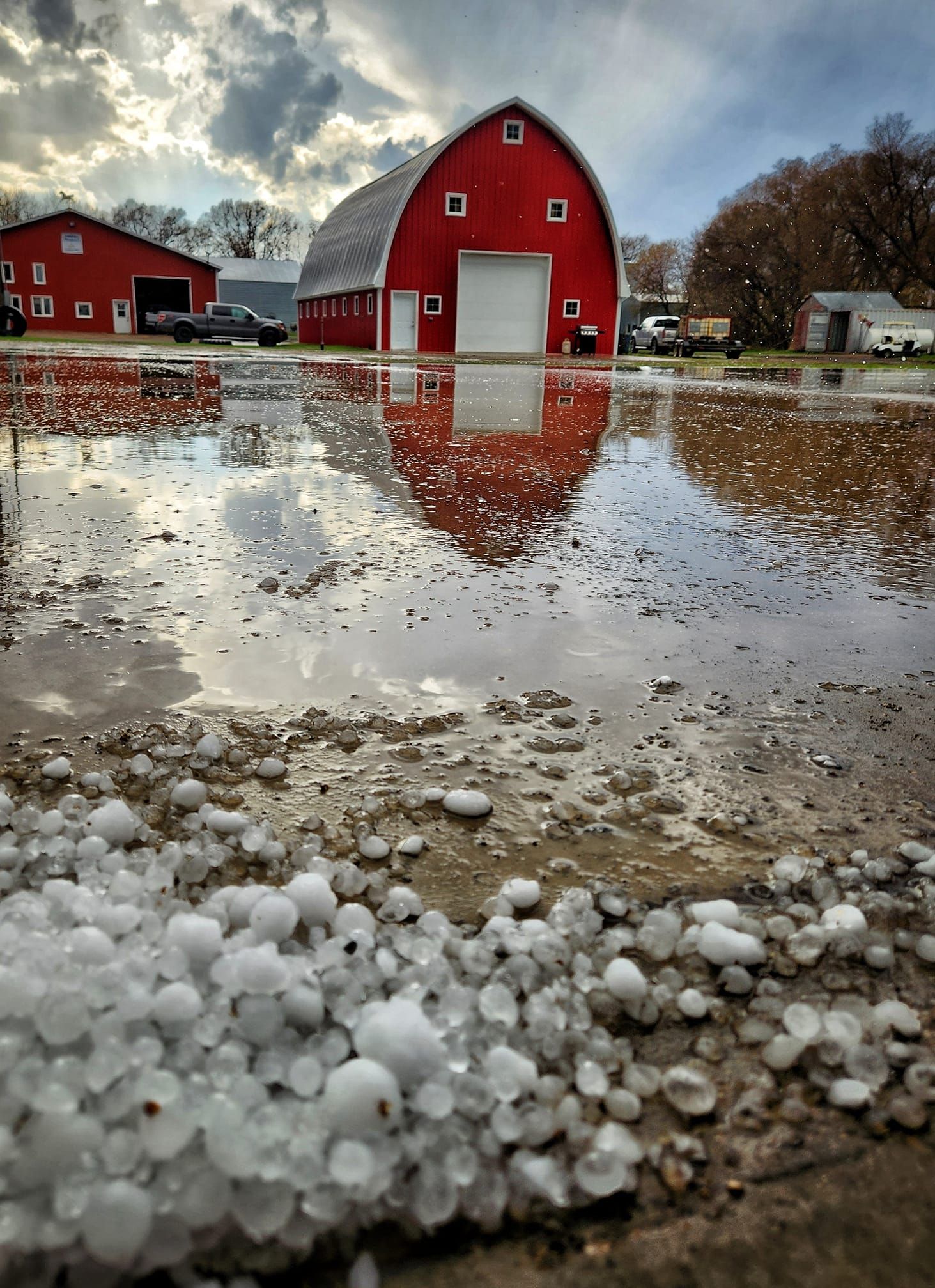 Thunderstorms roll through Manitoba bringing heavy rain and hail ...