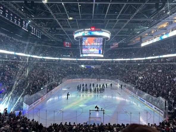 Jonathan Toews’ family celebrates his return to the Winnipeg Jets ...