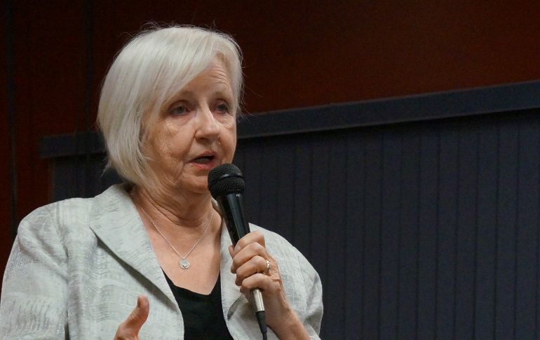 Experts sharing how to keep children safe while online - Classic107 ...