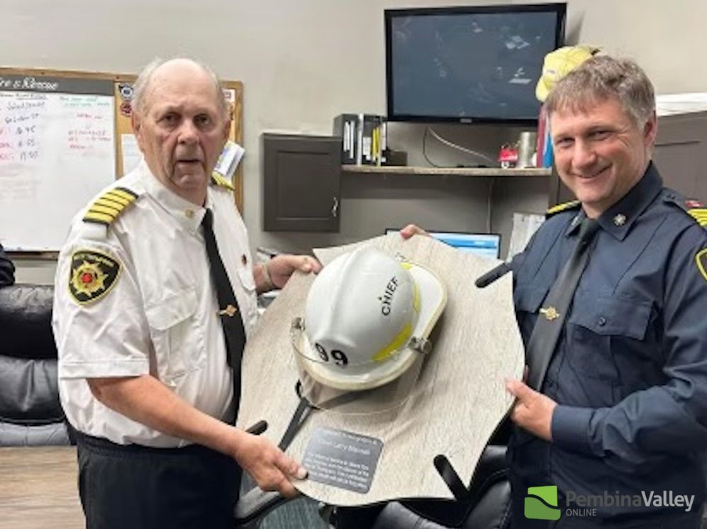 Miami Fire Chief Larry Mansell honoured for 49 years of service ...