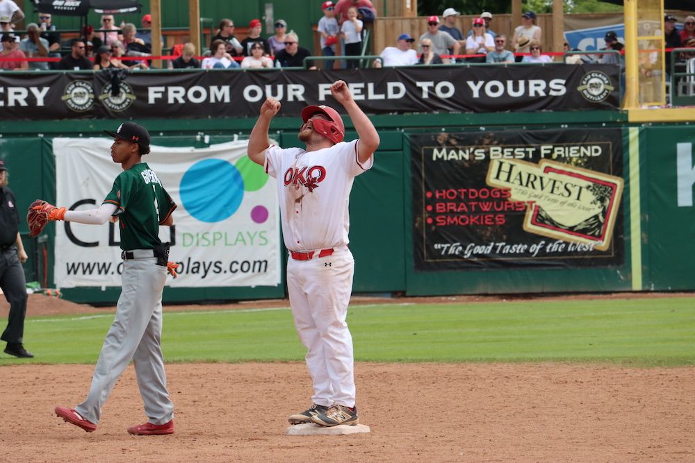 Dawgs spilt two-game season series with Berries - HighRiverOnline.com ...