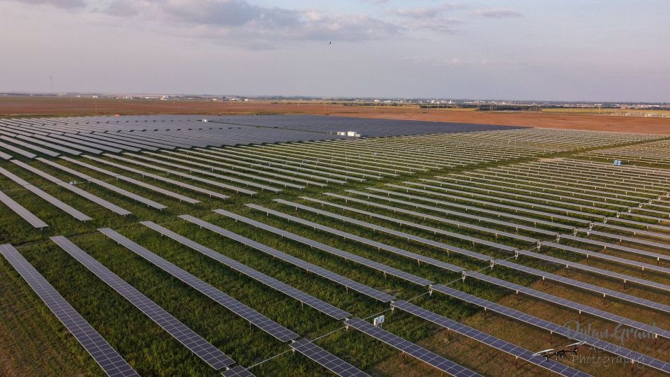 Stunning images of local solar power project - DiscoverWeyburn.com ...