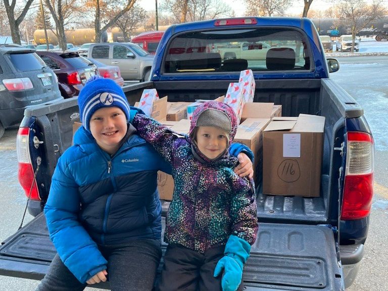 Rhineland Empty Stocking Fund delivers 220 hampers to families in need ...