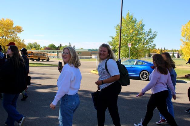 High school students hold Terry Fox Walk - SwiftCurrentOnline.com ...