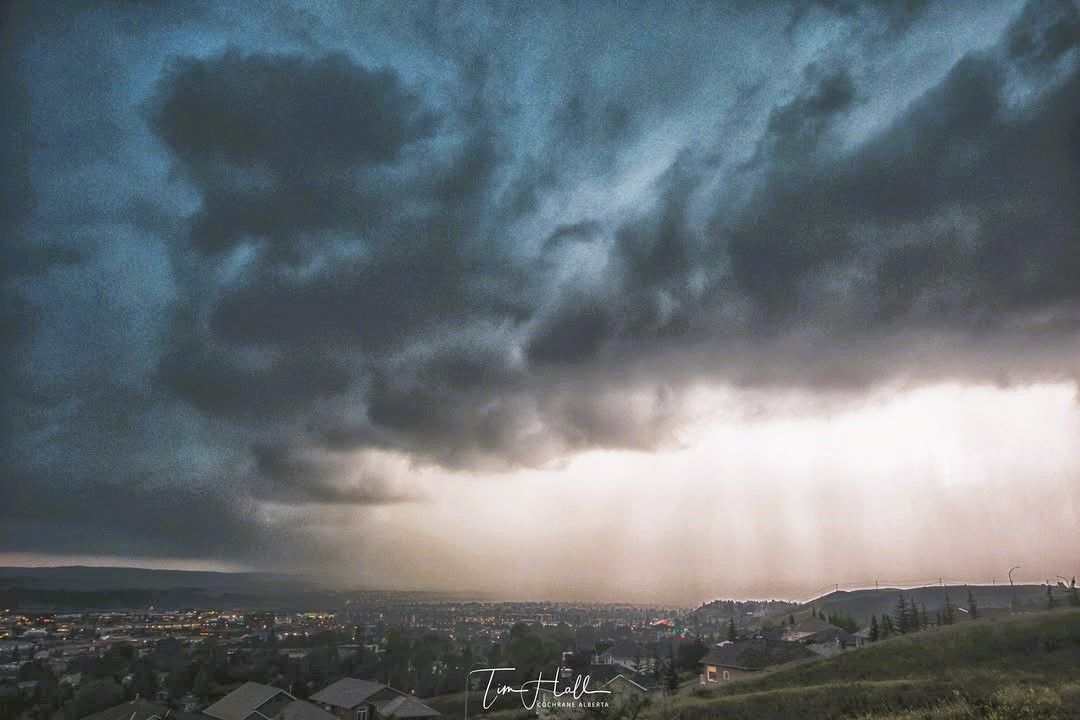 Thunderstorm lights up Cochrane skies, brings brief deluge ...