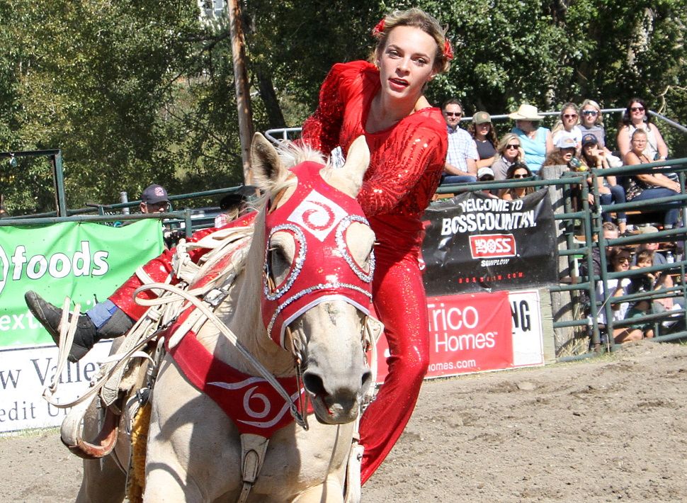 Trick rider Bella dazzles crowd at weekend rodeo - CochraneNow ...